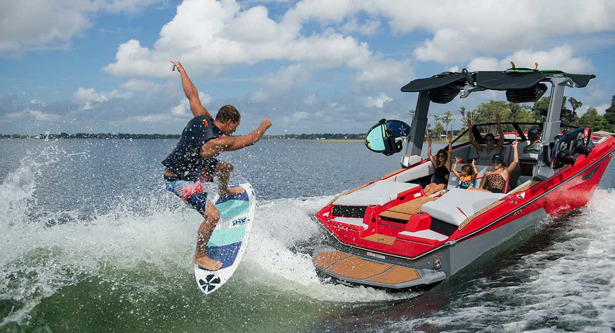 Creating the Perfect Endless Wave With The Best Wakesurfing Boats