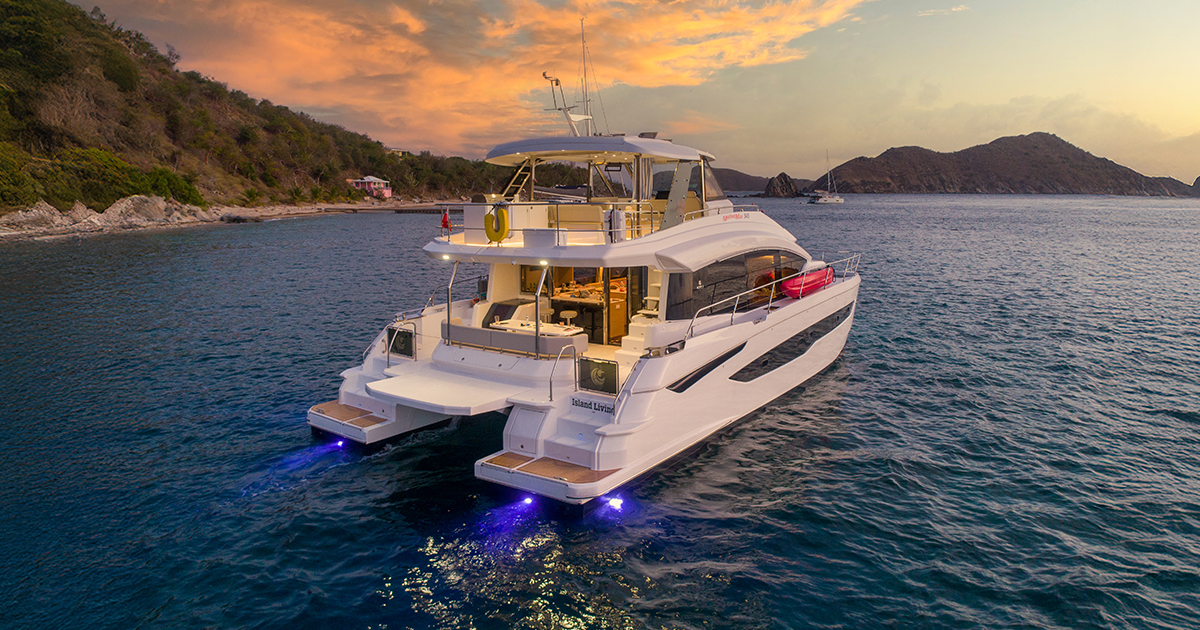 MarineMax 545 Crewed Charter Savings | MarineMax Vacations